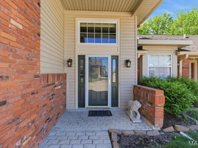 12940 Springdale Village Dr, St. Louis, MO 63146 | MLS #26025 | Compass