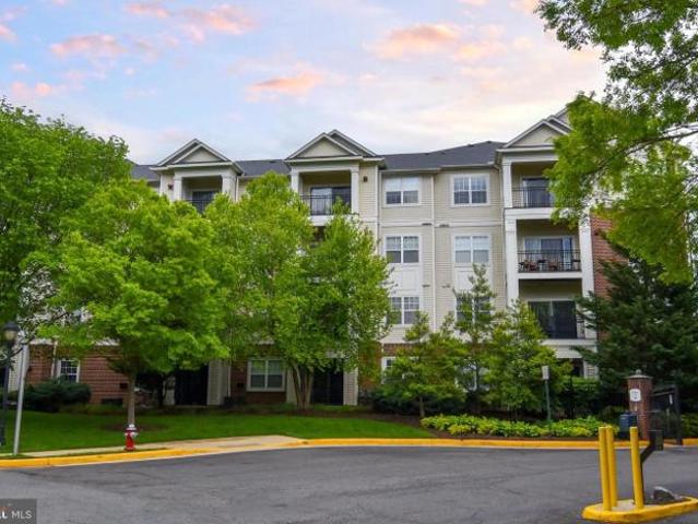 12945 Centre Park Cir #301, Herndon, VA 20171