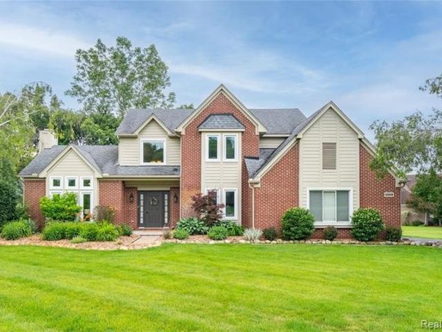 12949 Millbrooke Way, Green Oak Township, MI 48178