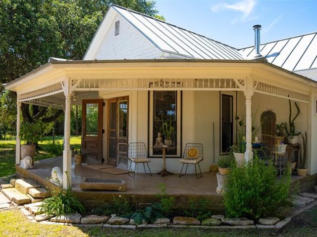 1294 Crabapple Rd, Blanco, TX 78606