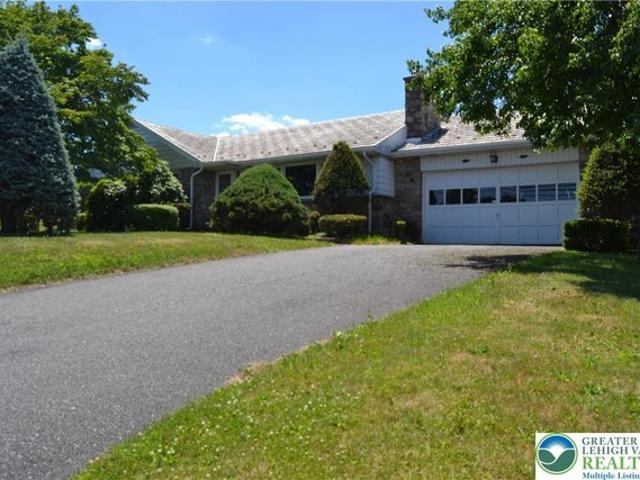 1294 Trexlertown Rd, Macungie, PA 18062