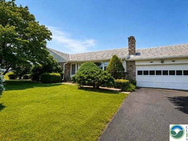 1294 Trexlertown Rd, Macungie, PA 18087