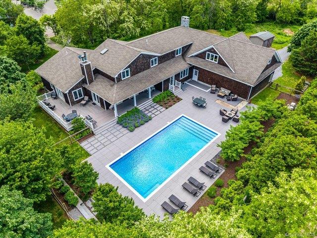 12950 Oregon Rd, Cutchogue, NY 11935