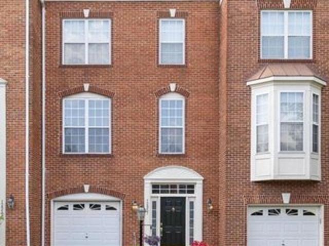 12957 Wood Crescent Cir, Herndon, VA 20171