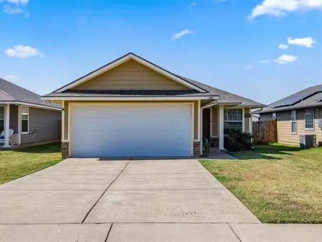 1295 Cottage Grove Cir, Bryan, TX 77801