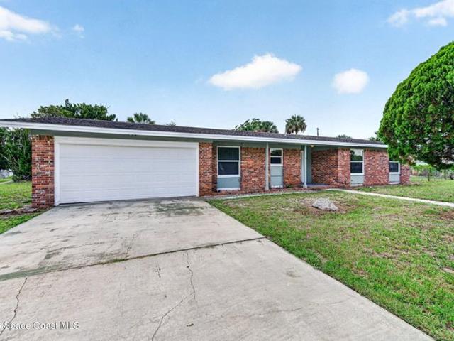 1295 Country Club Blvd, Titusville, FL 32780