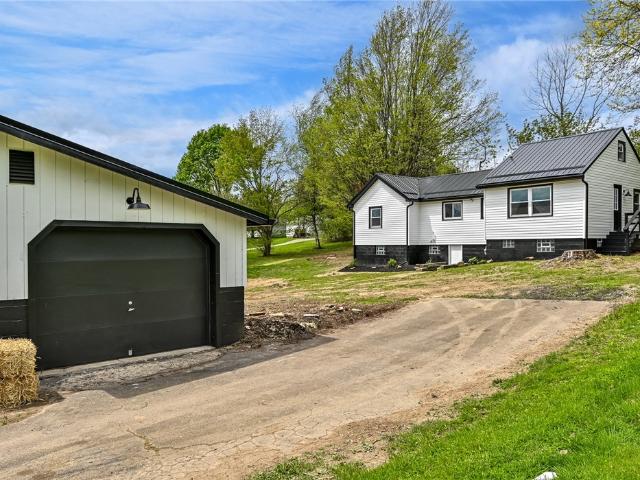 1295 Lark Dr