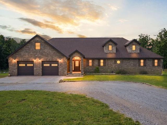 1295 Spring Valley Loop, Marshfield, MO 65706
