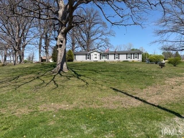 12962 W Oak Estates Dr, Jasonville, IN 47438