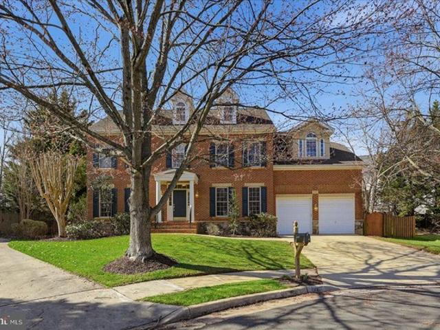 12967 Highland Oaks Ct, Fairfax, VA 22033