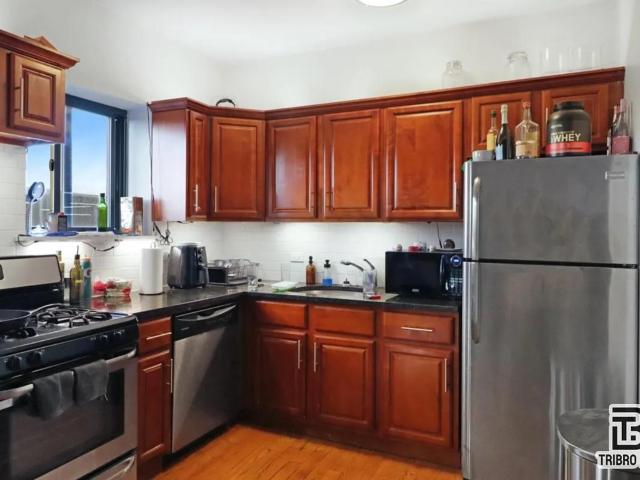 1296 Myrtle Avenue 3D