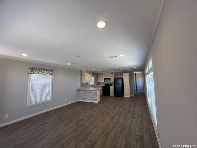 1296 Country Ln