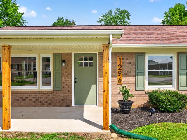 1296 Dorchester Drive