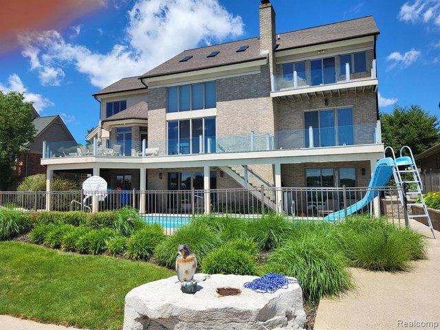 1296 Labrosse Dr, Waterford Township, MI 48328