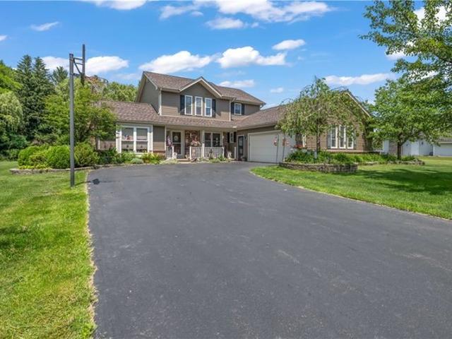 1296 Lakeville Ln, Webster, NY 14580