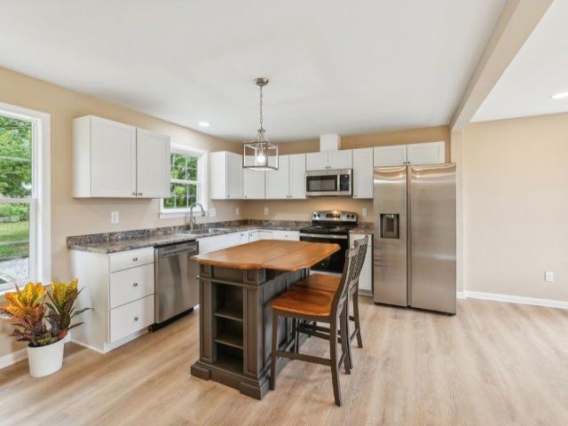 1297 Buncombe Rd, Belvidere, TN