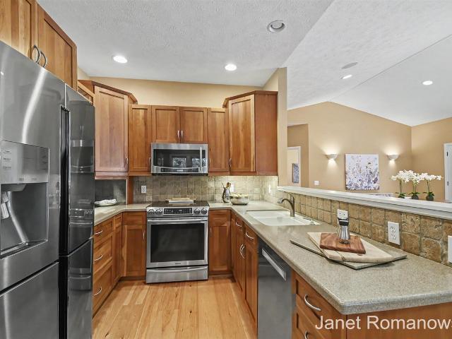 1297 Gleneagle Place