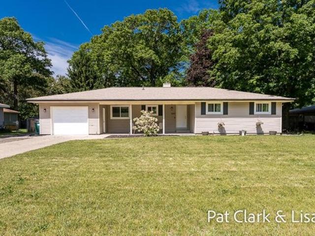 1297 Joslyn Rd, Muskegon, MI 49445