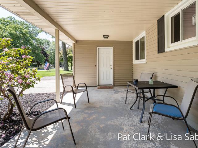 1297 Joslyn Road