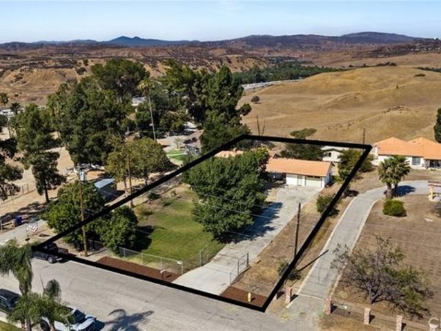 1297 th St, Yucaipa, CA 92399