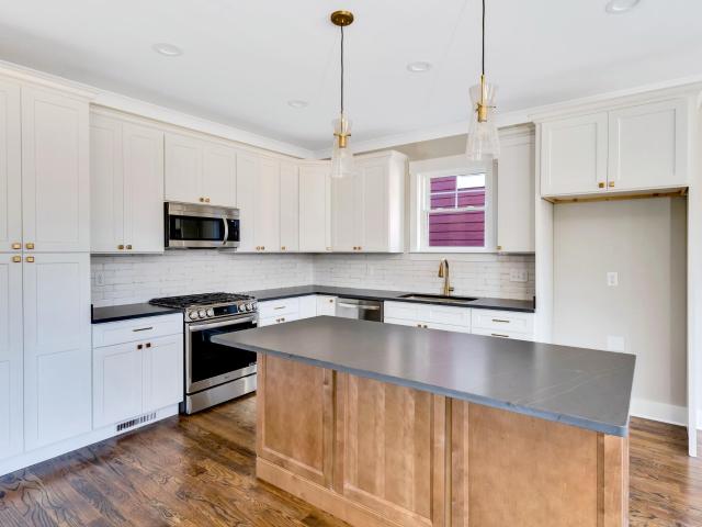 1297 Thomas Ave