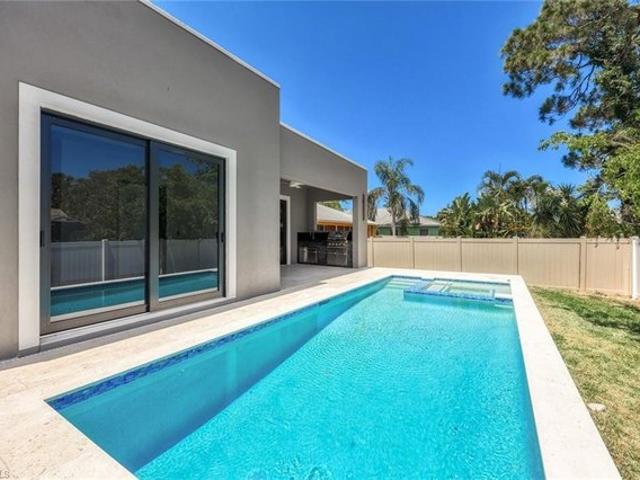 1297 Trail Terrace Dr, Naples, FL 34103