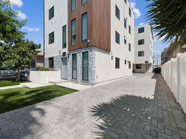 1297 W 36th Street 1 Bedroom Apartment for Rent at 1297 W 36th St, Los Angeles, CA 90007 Congress North