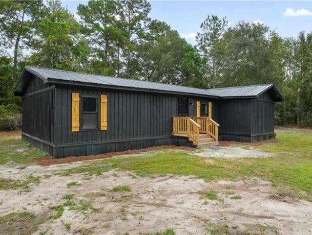 1298 Nursery Rd, Jesup, GA 31546