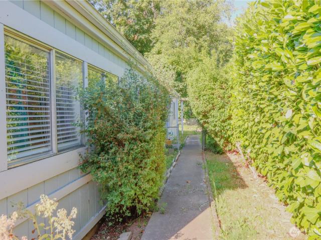 1298 NE Steele Creek Drive