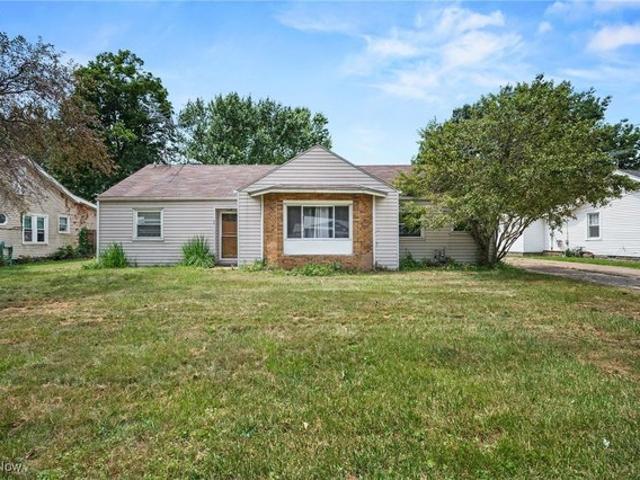 1298 Beech St, Willoughby, OH 44094