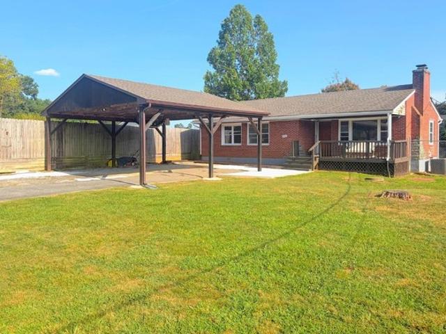 1298 Sunburst Rd, Evington, VA 24550