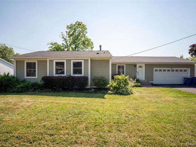 1298 S Cass Lake Rd, Waterford Township, MI 48328