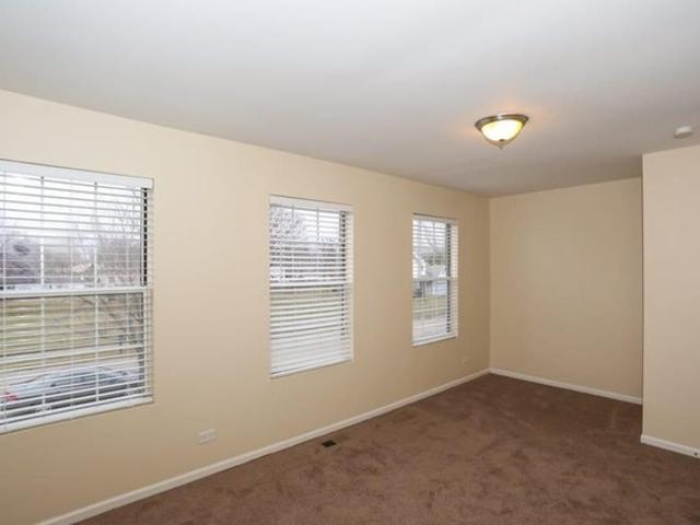 1298 Sebring Cir, Elgin, IL 60120