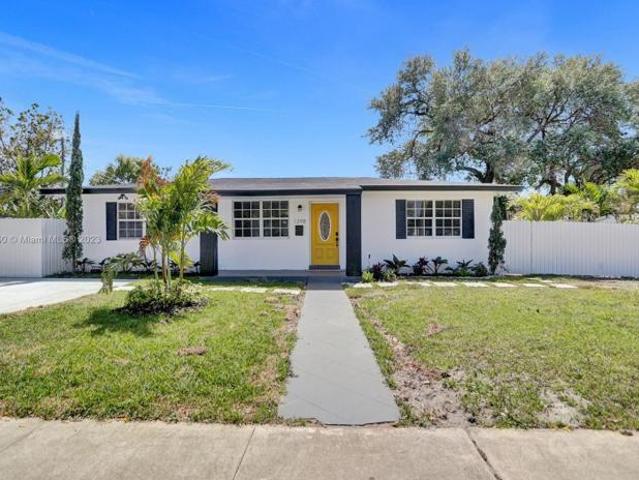 1298 199th St NE, Miami, FL 33179