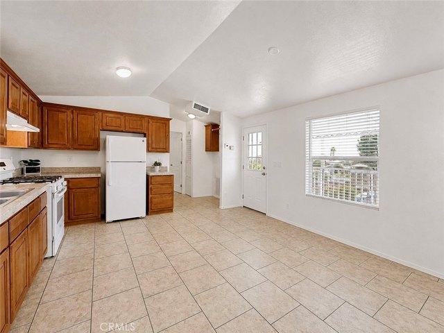 12995 6th St Spc 3, Yucaipa, CA 92399