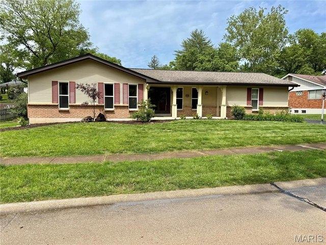 12995 Ambois Dr, Creve Coeur, MO 63141