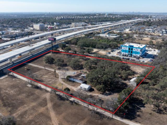 12995 N Interstate 35