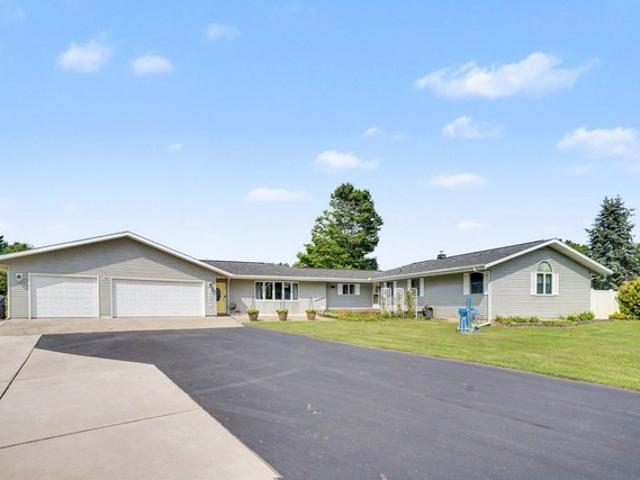 12996 Bayview Dr, Vicksburg, MI 49097