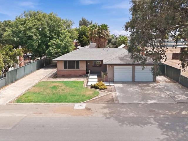 1299 Mary St, Hanford, CA 93230