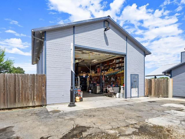 1299 N Black Cat Rd