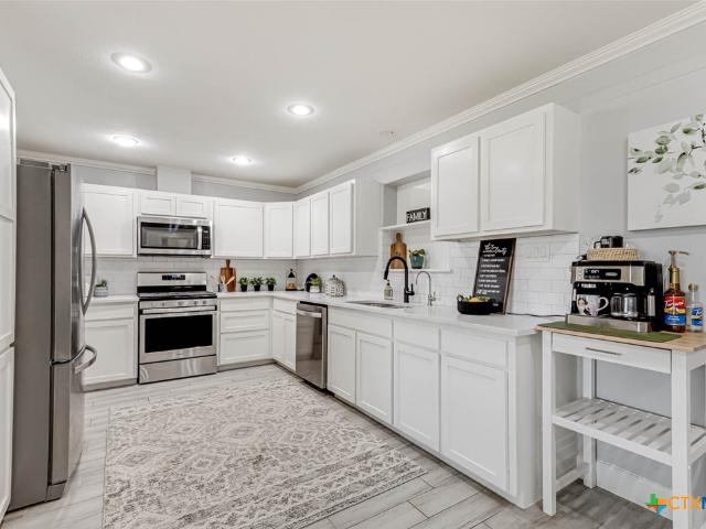 1299 Oakridge Drive