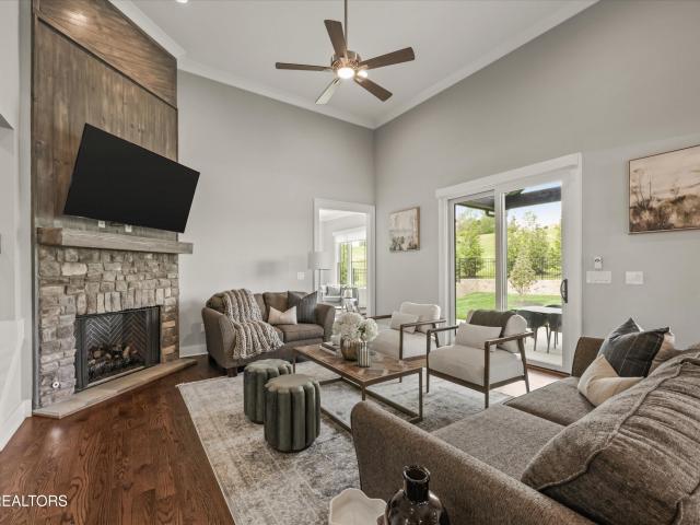 1299 Chestnut Lane