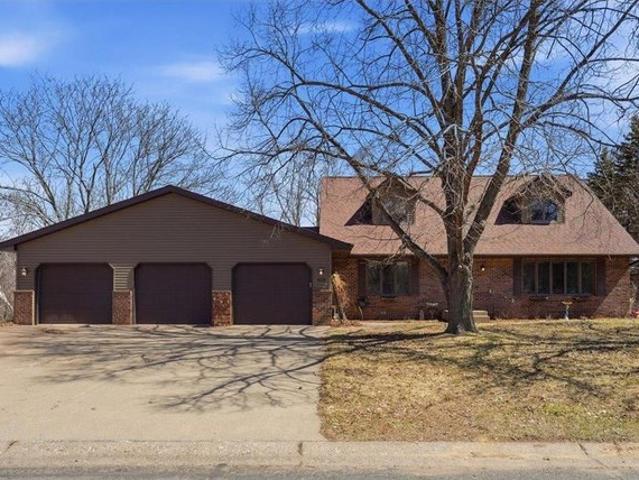 1299 Parkview Dr, New Richmond, WI 54017