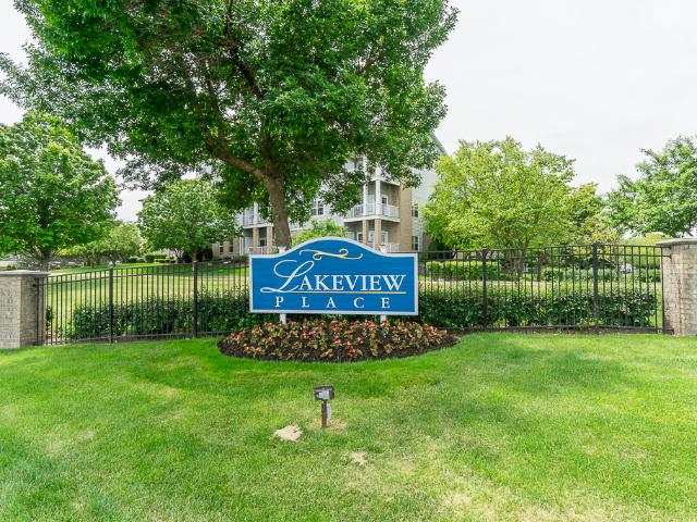 1299 W Lake Street # 302