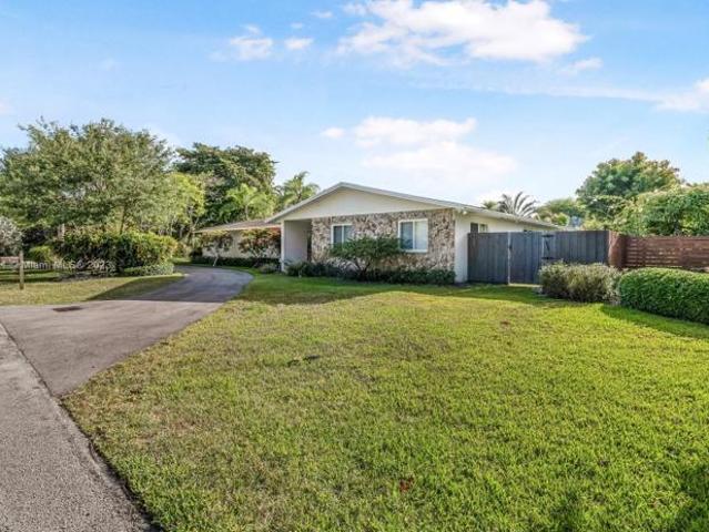 12900 100th Ave SW, Miami, FL 33176