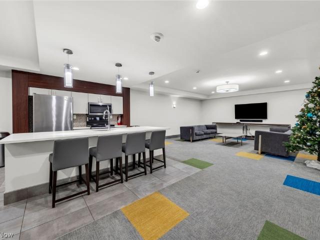 12900 Lake Avenue 802