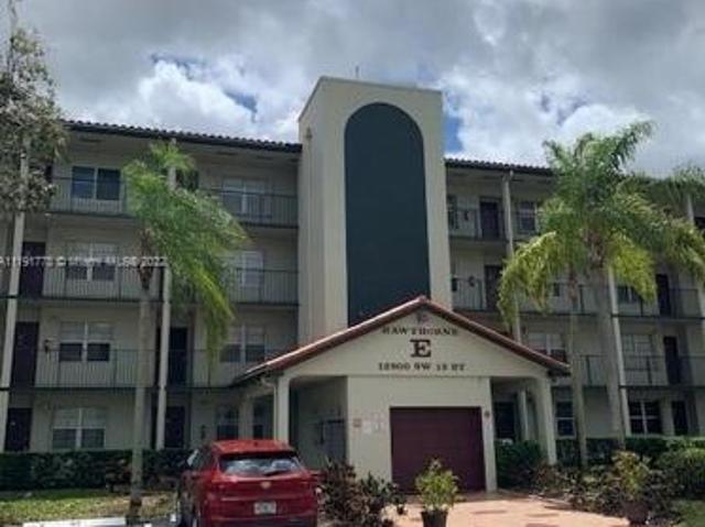 12900 SW 13th St #304E Pembroke Pines, FL 33027
