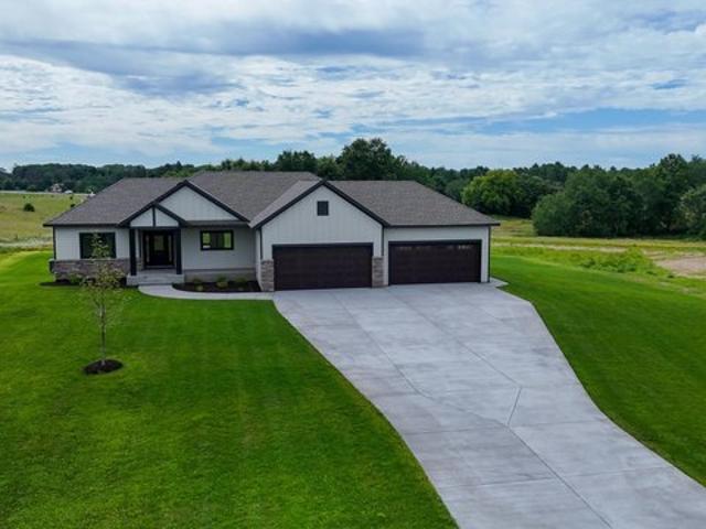 12901 th Ave NW, Princeton, MN 55371