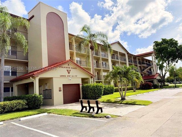 12901 SW 15th Ct Unit 402V, Pembroke Pines, FL 33027