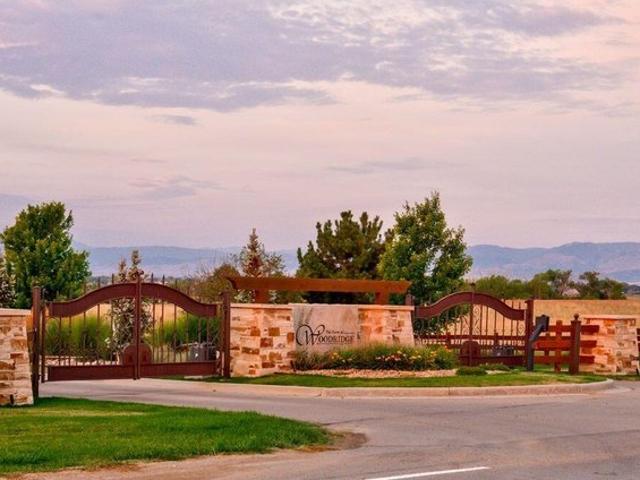 12902 Woodridge Dr, Longmont, CO 80504
